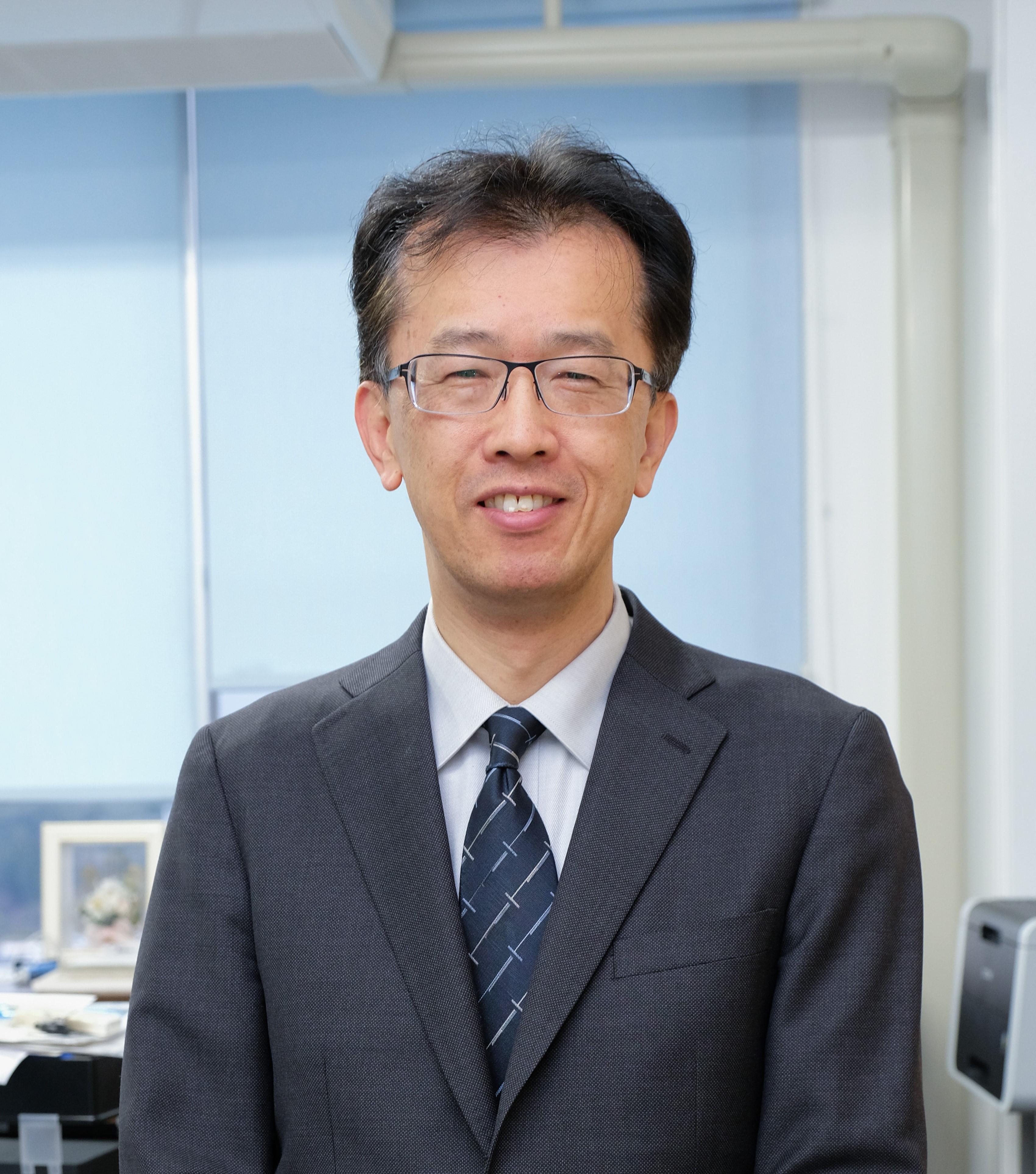 井原健二のプロフィール・スライド一覧 | Antaa Slide